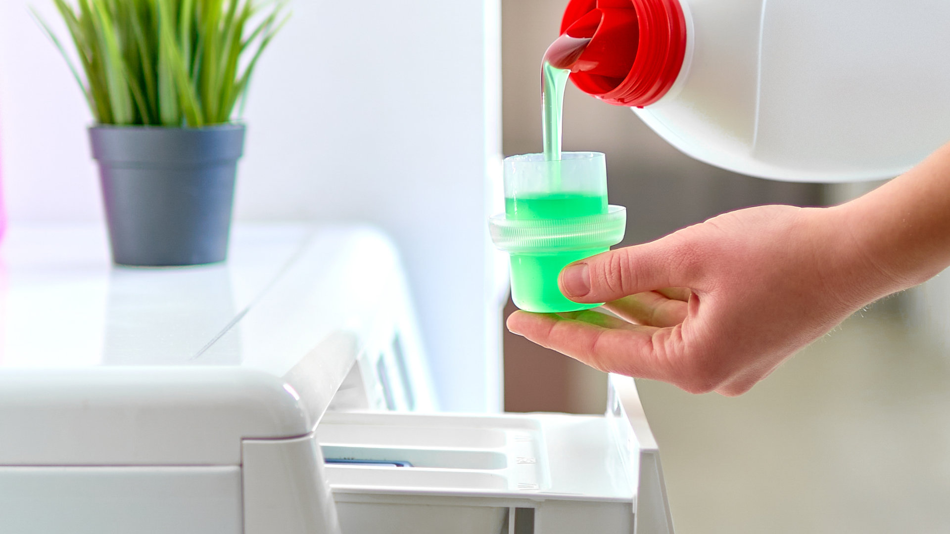 Can You Use Washing Up Liquid In Washing Machine? - 360Mag