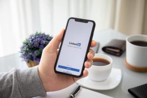 How To Download Photos From Linkedin? A Step-By-Step Guide - 360Mag