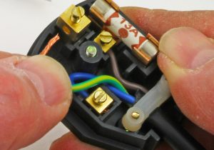 What Appliances Use 13 Amp Fuse? - 360Mag