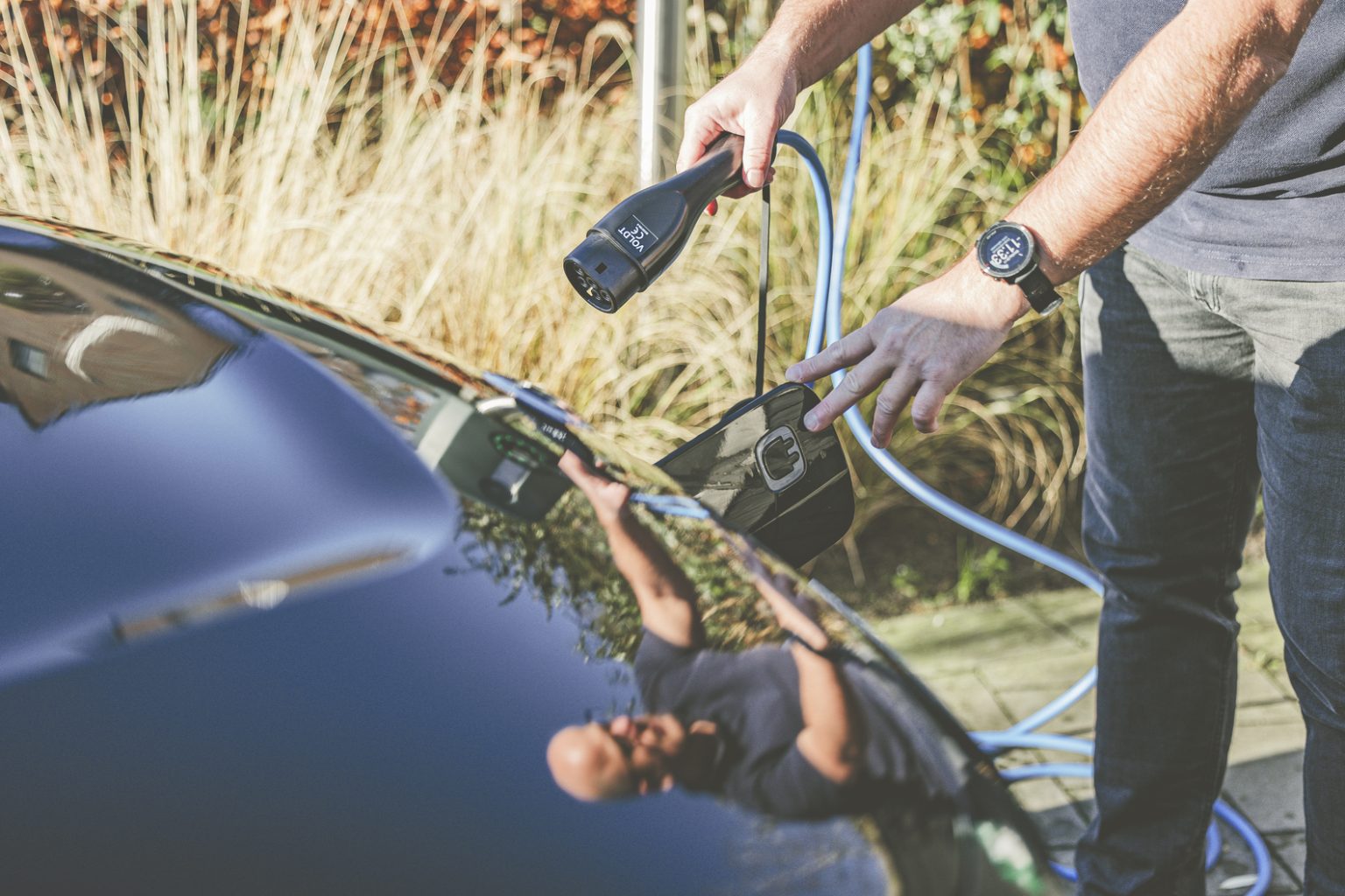 How To Download Photos From Linkedin? A Step-By-Step Guide - 360Mag