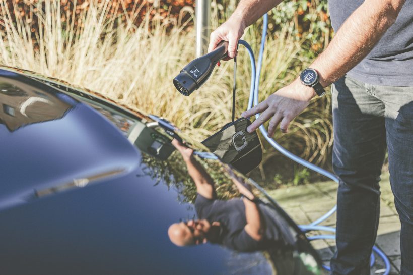 How To Download Photos From Linkedin? A Step-By-Step Guide - 360Mag